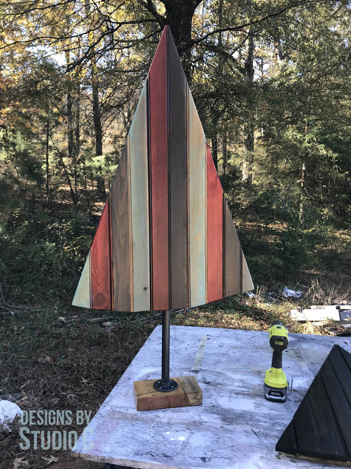 How To Build An Outdoor Wood Christmas Tree For The Holidays